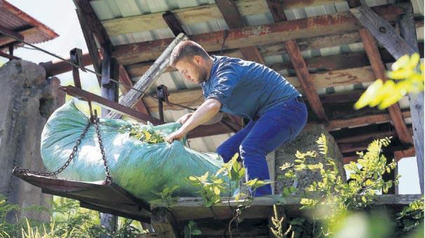 İlkel teleferikle tehlikeye davet! - Son Dakika Haberler Milliyet