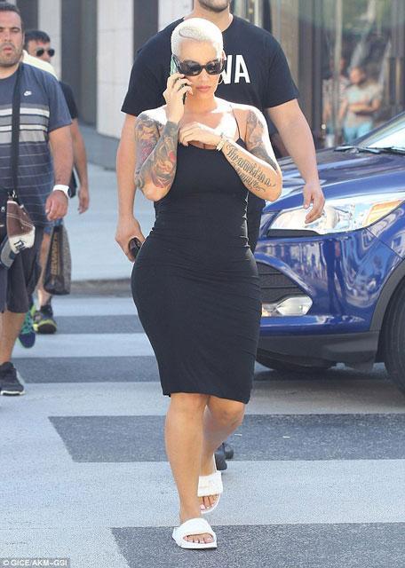 Amber Rose stili: Dar elbiseler - Stil