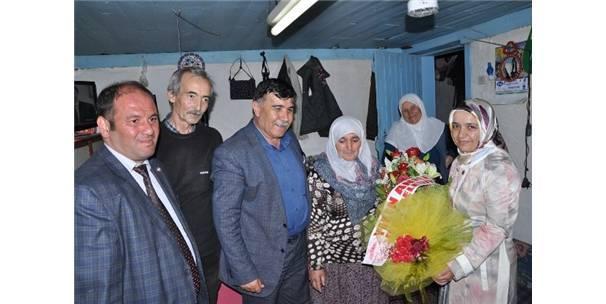 EMET’TE ZEYNEP AKYOL YILIN ANNESİ SEÇİLDİ - Kütahya Haberleri