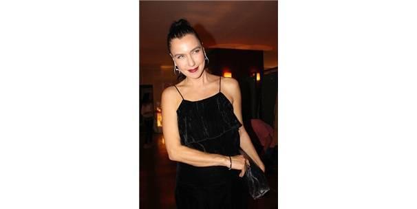 ÜNLÜ SANATÇI ŞEVVAL SAM’DAN SAMİMİ AÇIKLAMALAR - Muğla Haberleri