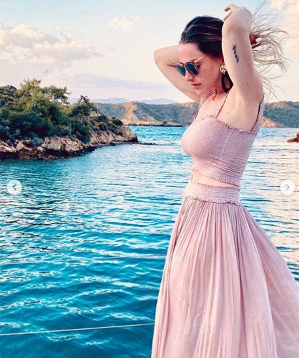 Haberler: Kaan Yıldırım'la aşk yaşayan Hadise'den tatil pozları ...