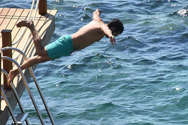 Gökhan Türkmen ve eşi Sinem Aksoy, Bodrum tatilinde - Magazin Haberleri ...