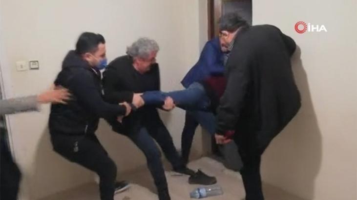 Son dakika! Sevdiği kızla evlenemeyen genç dokuzuncu kattan atlamak ... Son dakika! Sevdiği kızla evlenemeyen genç dokuzuncu kattan atlamak ...