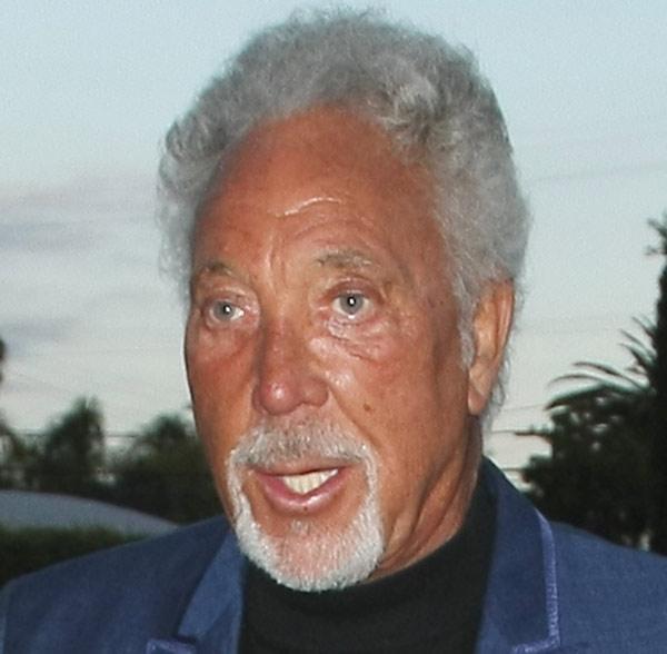 Ünlü şarkıcı Tom Jones hakkında inanılmaz iddia! Eski eşi 'Seni hadım ...