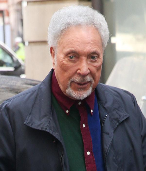 Ünlü şarkıcı Tom Jones hakkında inanılmaz iddia! Eski eşi 'Seni hadım ...