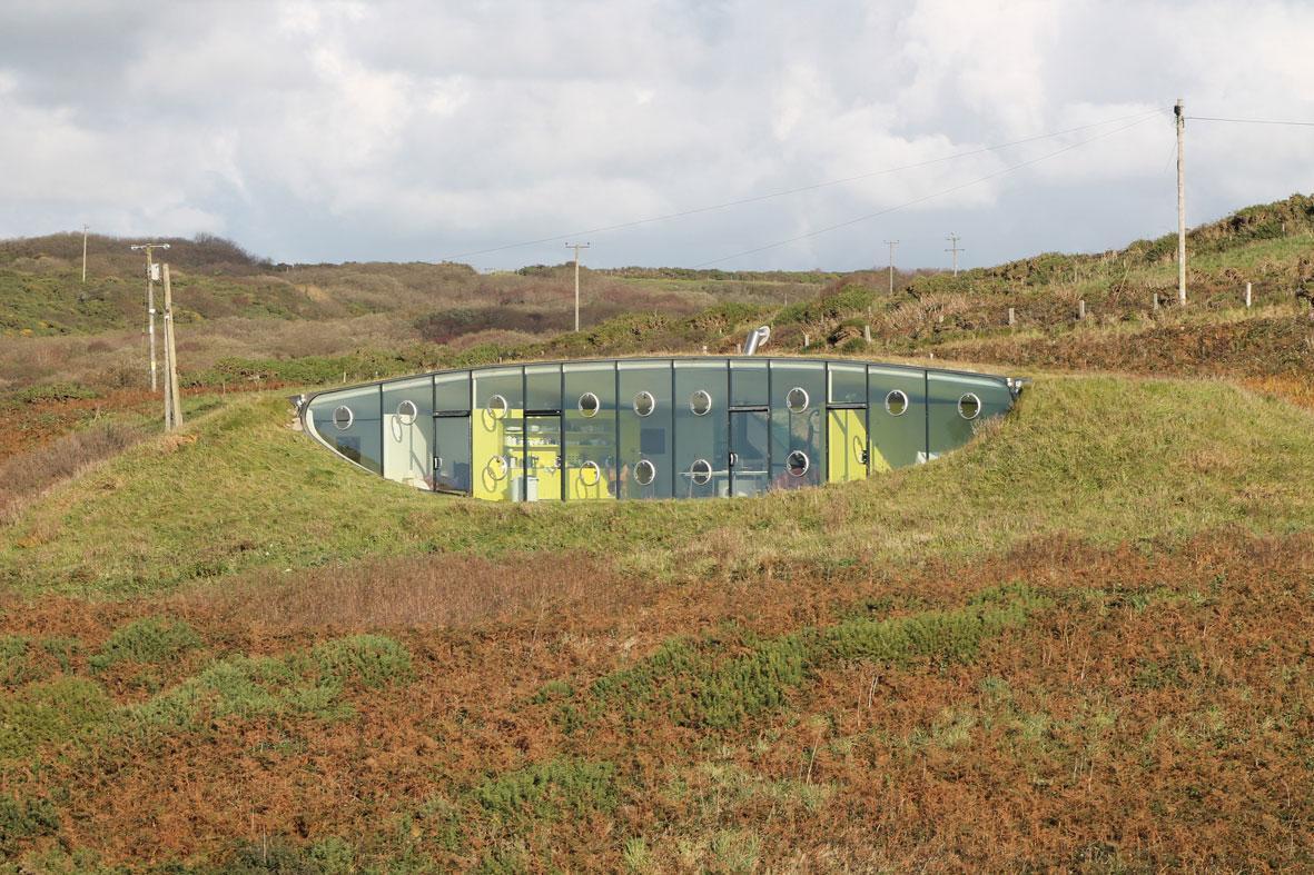 İngiltere'nin Çarpıcı Dizayna Sahip Evi: Malator House - Milliyet Emlak