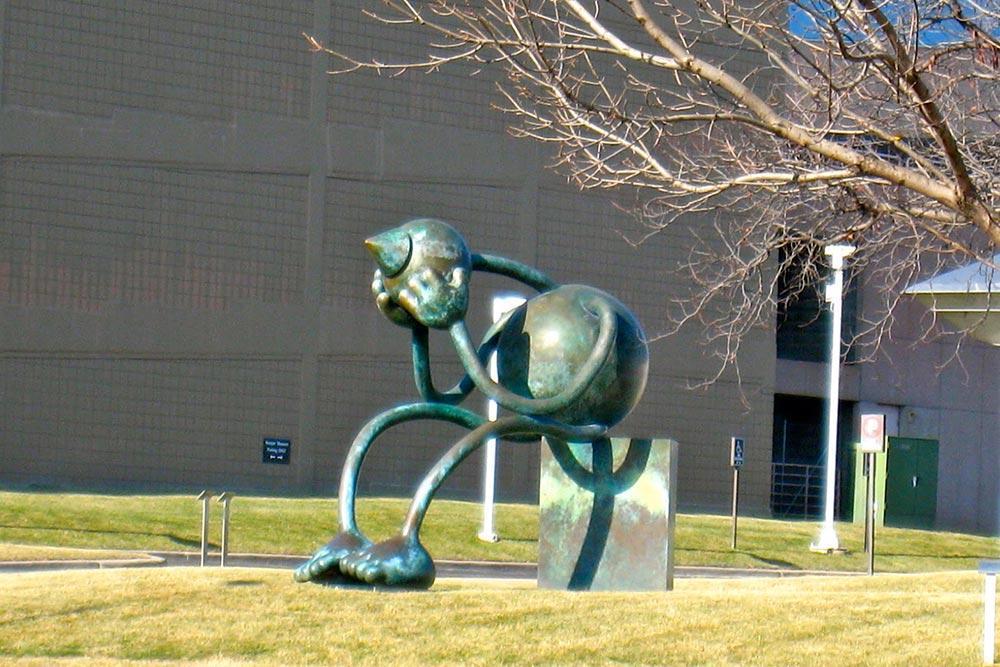 Hüznün Sanattaki Yansıması: The Crying Giant - Milliyet Emlak