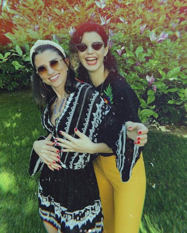 Canan Doğulu'dan mutlu aile pozları: Kalp kalbeyiz - Magazin Haberleri ...