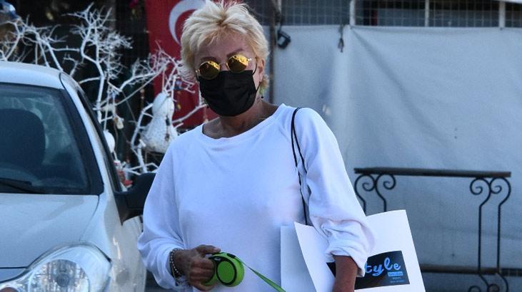 Semiramis Pekkan köpeğini gezdirdi - Magazin Haberleri - Milliyet