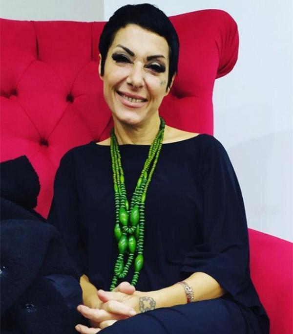 SON DAKİKA: Şarkıcı Gülay Sezer üçüncü kez kanser oldu! - Magazin ...