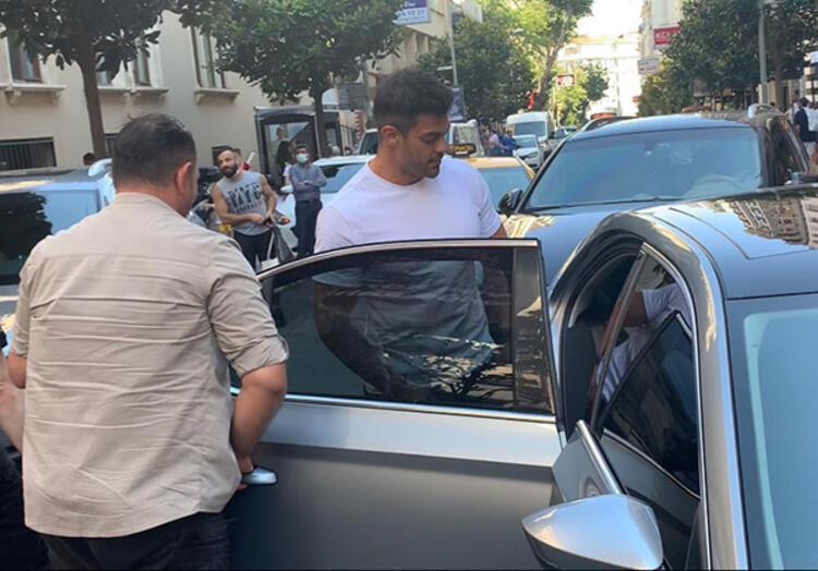 Paylaşımı ele verdi! Hadise ve Mehmet Dinçerler çifti tatilde ...