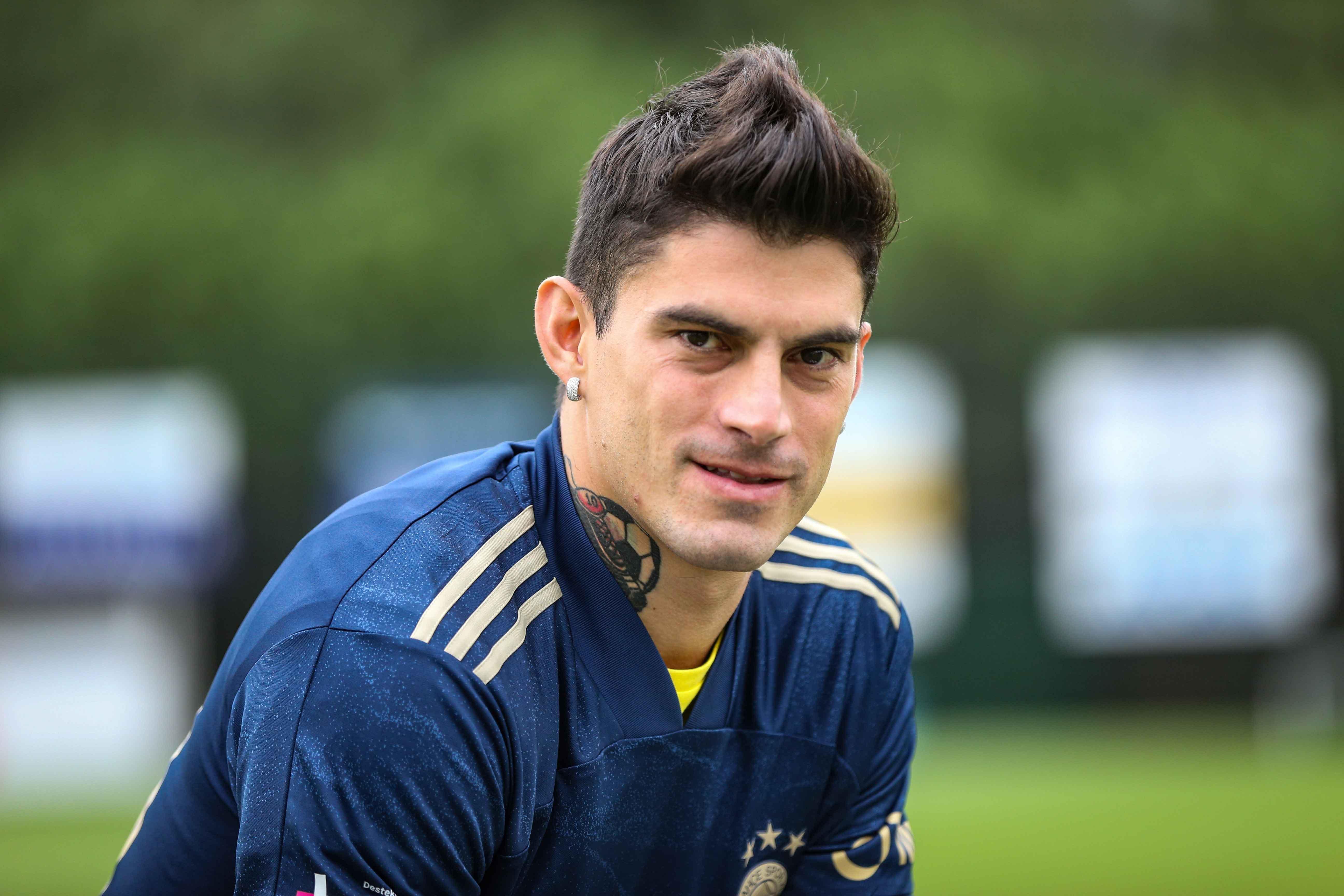 Fenerbahçe'de son dakika! Fenerbahçe'de ayrılık, 4 isim kadro dışı ...