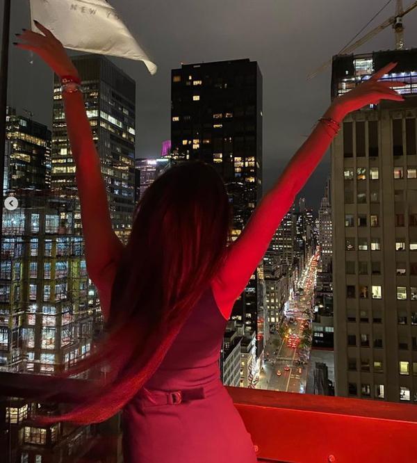 Hande Erçel'den New York'ta etkileyici pozlar - Magazin Haberleri ...