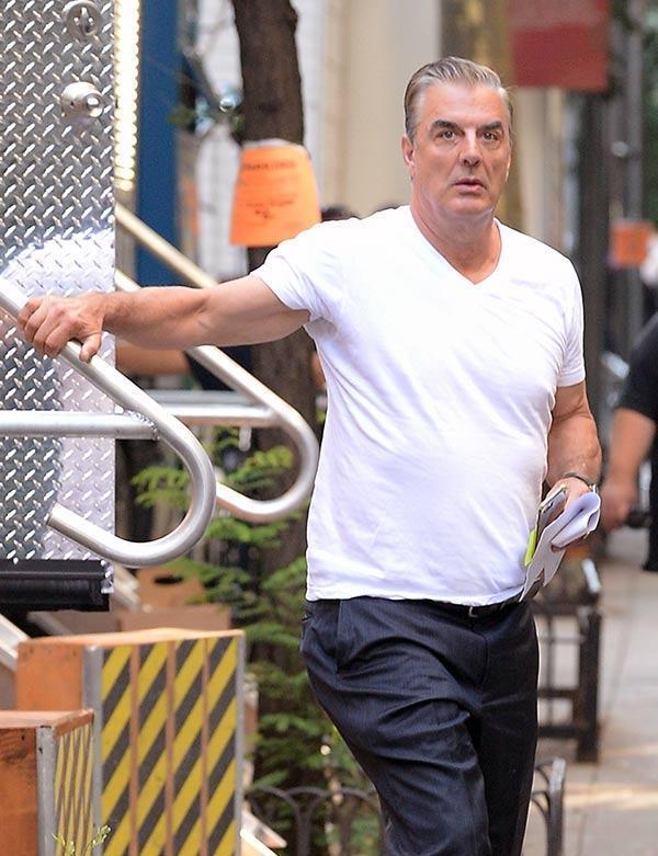 Chris Noth hakkındaki iki ayrı 'cinsel taciz' iddiası ile ilgili ...