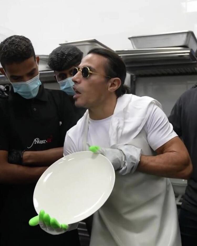 Nusret iki yıl sonra annesine kavuştu! Tartışma yarattı - Magazin ...