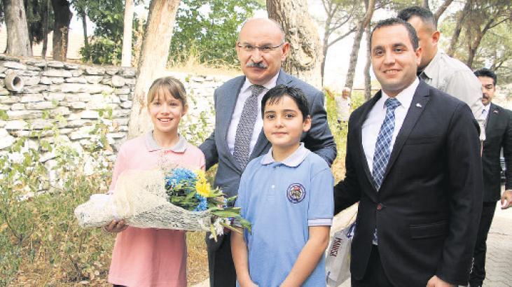 Ege Haberleri - Vali Karadeniz Kula’ya konuk oldu - Ege Haberleri