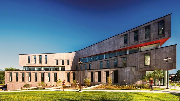 Calvin & Tina Tyler Hall Öğrenci Hizmetleri Merkezi