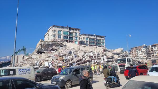 Depremde yakınlarından 26 kişiyi kaybetti! Kelimeler boğazına ...