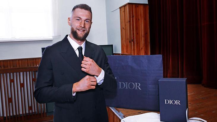 Milan Škriniar'ın imza töreninden kareler - Futbol - Spor Haberleri