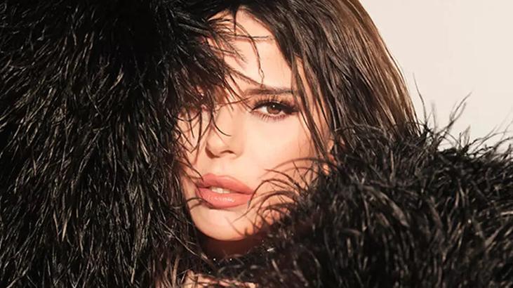 Simge ve Ozan Bayraşa'nın 'Çapkınca'sı yalnızca bir yaz hit'i değil ...