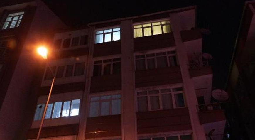 Deprem sonrası Güngören'deki bina boşaltıldı! Yalova depreminde hasar ...