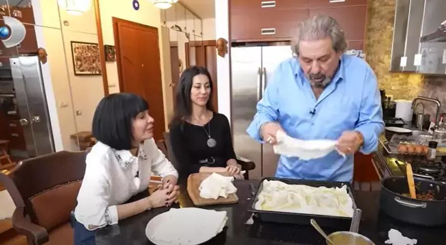 Erman Toroğlu ve kendisinden 35 yaş küçük eşi evinin kapılarını Evrim ...