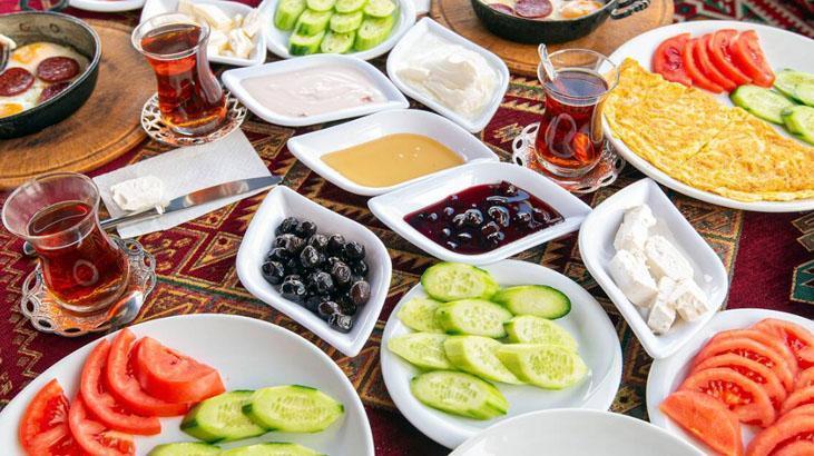 Tavaya 2 kaşık ekleyince tadı efsane oluyor! Menemenin sırrı ifşa oldu ...