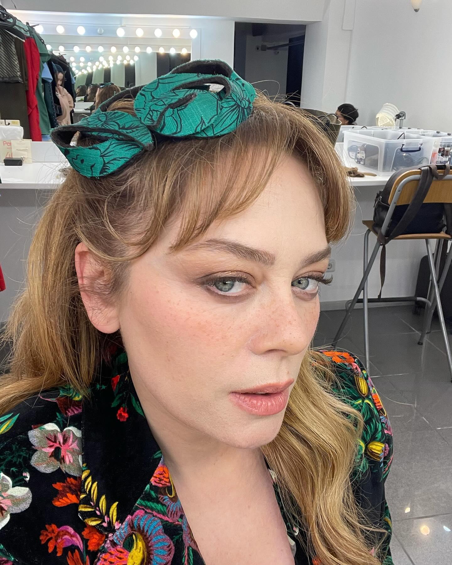 Oyuncu Demet Evgar ile rol arkadaşı Mehmet Yılmaz Ak'ın eğlenceli ...