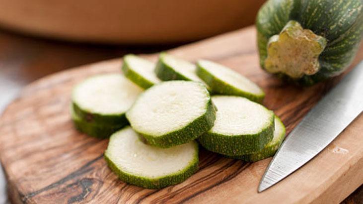 Ebru Şallı önerdi! 10 saat tok tutan çorba: İçindeki '3 silahşör' çok ...