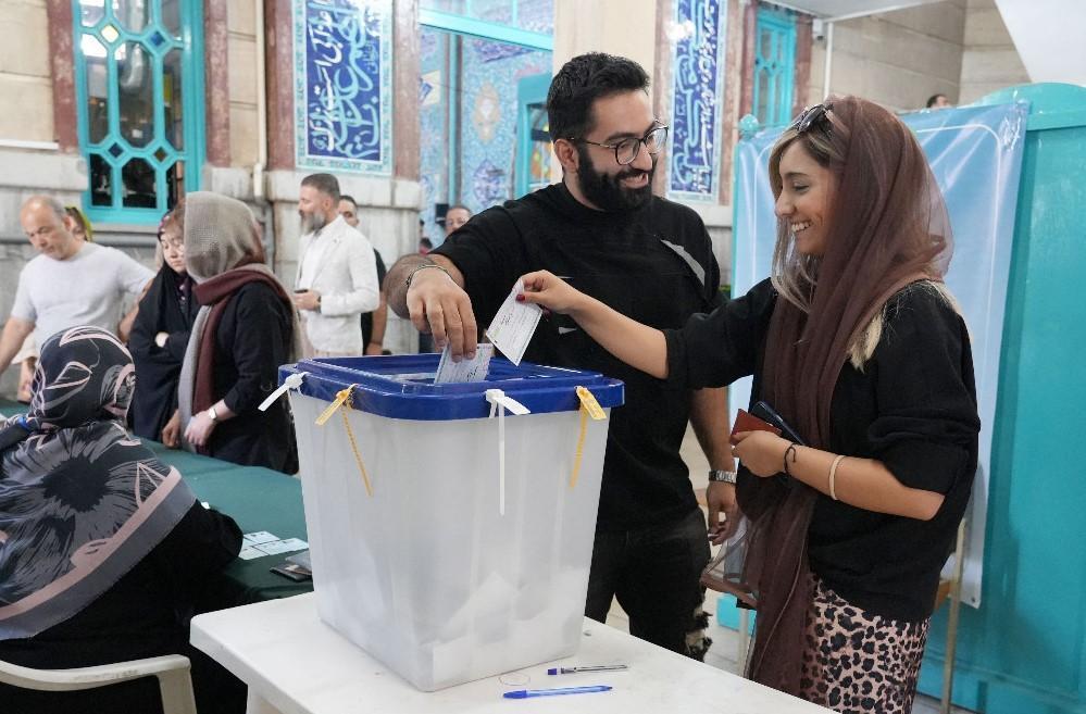 Türk aday fark attı! İran cumhurbaşkanlığı seçimi ikinci tura kaldı ...