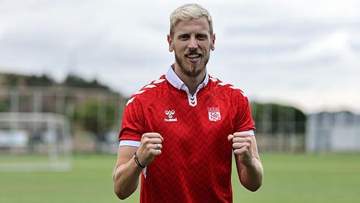 Uros Radakovic'in imza töreninden kareler - Sivasspor - Spor Haberleri