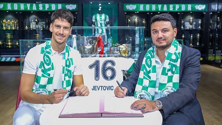 Marko Jevtovic'in imza töreninden kareler - Konyaspor - Spor Haberleri