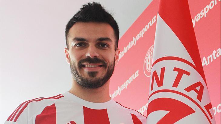 Abdullah Yiğiter'in imza töreninden kareler - Antalyaspor - Spor Haberleri