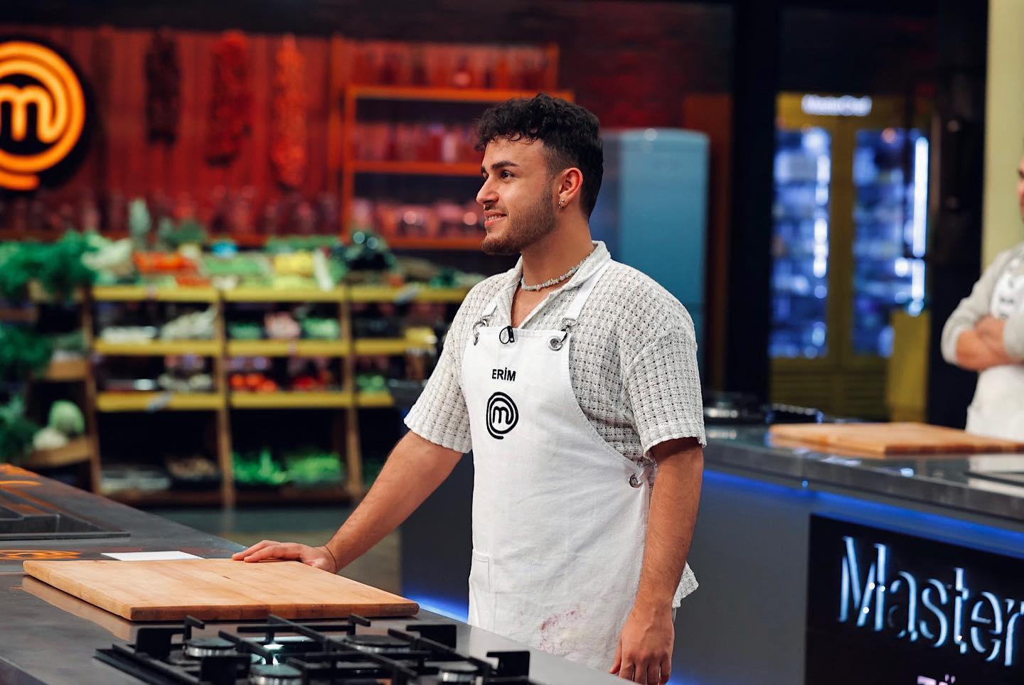 MasterChef'te korkutan anlar! Erim'in boynuna yağ sıçradı - Magazin ...