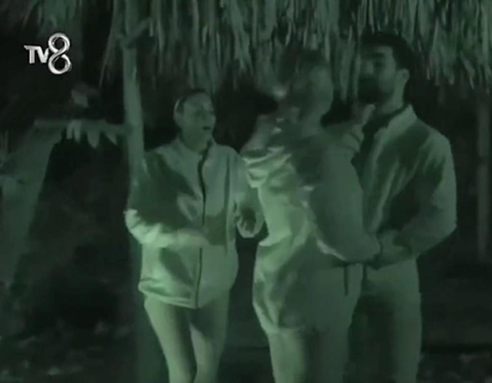 Survivor'da ortalık karıştı! Adem 'Ben bununla yapamam' dedi, konseyi ...