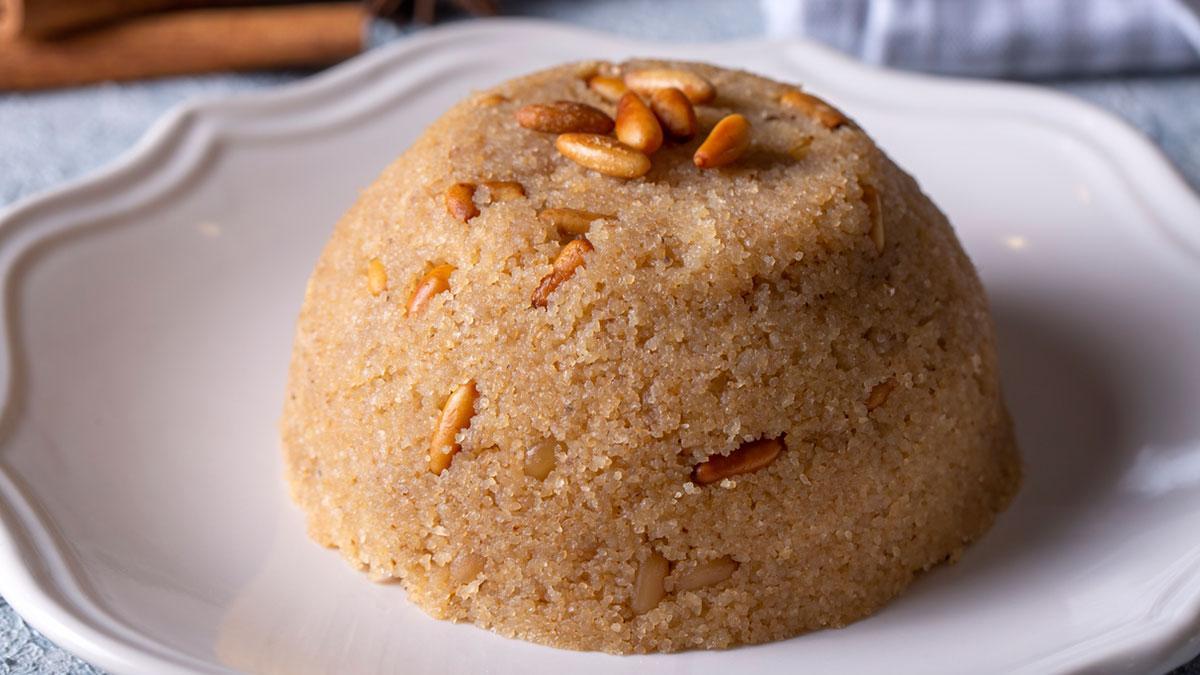 Tane tane dökülen irmik helvasının püf noktası! Topaklanmaması için 1-2 ...