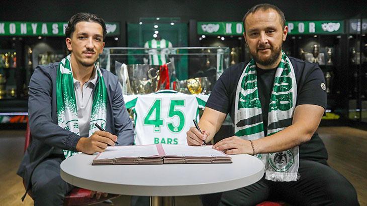 Emir Bars'ın imza töreninden kareler - Konyaspor - Spor Haberleri