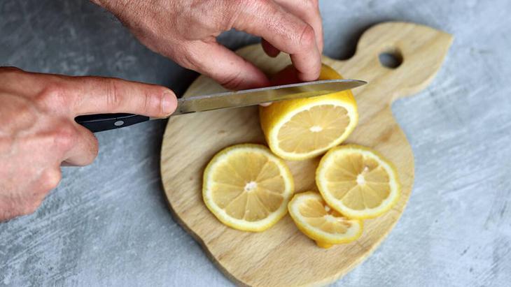 Klasik limonata tarifi tarih oldu! Dörde bölüp ızgarada çevirmek ...