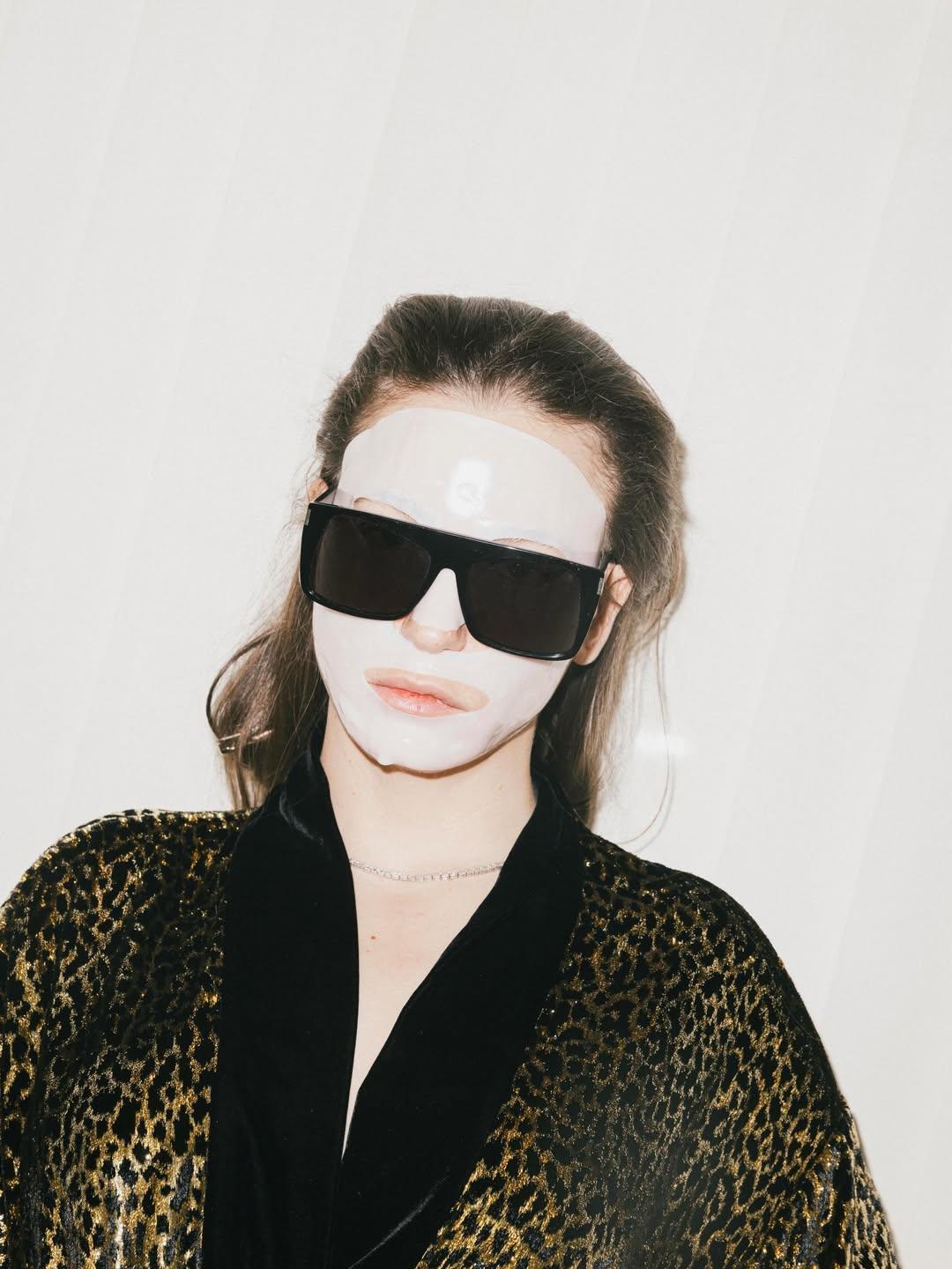 Kutlama gecesine damga vurdu: Serenay Sarıkaya'nın leoparlı mini ...