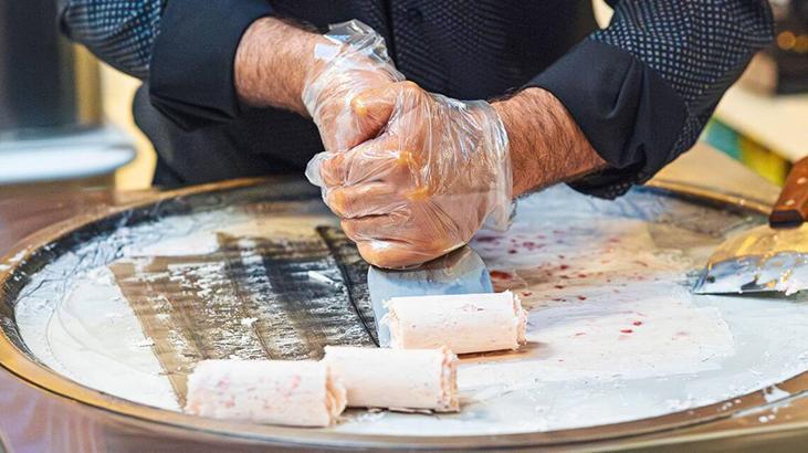 Makinesiz ve masrafsız ev yapımı dondurma! Rulo yapınca lezzeti ...