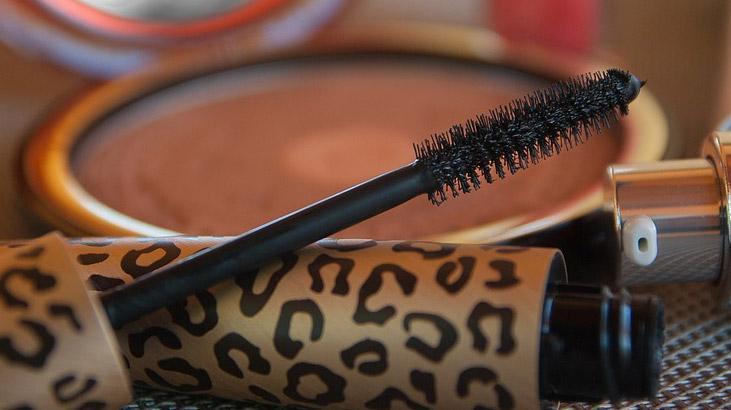 Rimel Nedir, Ne İşe Yarar? Rimel Nasıl Sürülür? - Makyaj