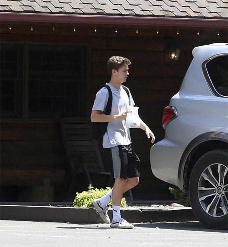 Selena Gomez Caleb Stevens ile aşk mı yaşıyor? - Magazin Haberleri ...