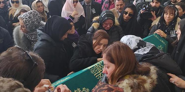 Ceylan'ın yeğeni Nazlıcan Arkan son yolculuğuna uğurlandı - Magazin ...