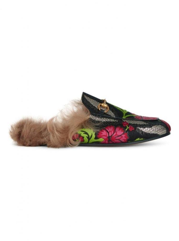 Birbirinden çirkin ve pahalı bu kıyafetler sizi çileden çıkaracak ...