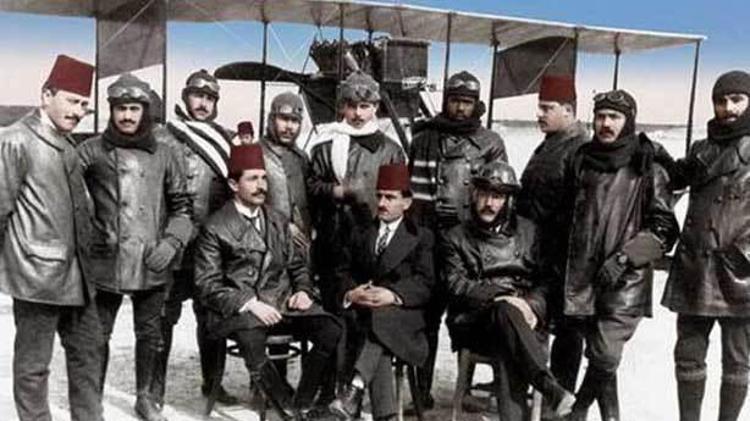 Arap Ahmet: Dünyanın ilk zenci pilotu - Molatik Portre
