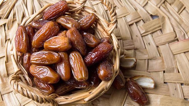 1 hafta boyunca her gün 3 hurma yerseniz vücudunuzda ne olur ...