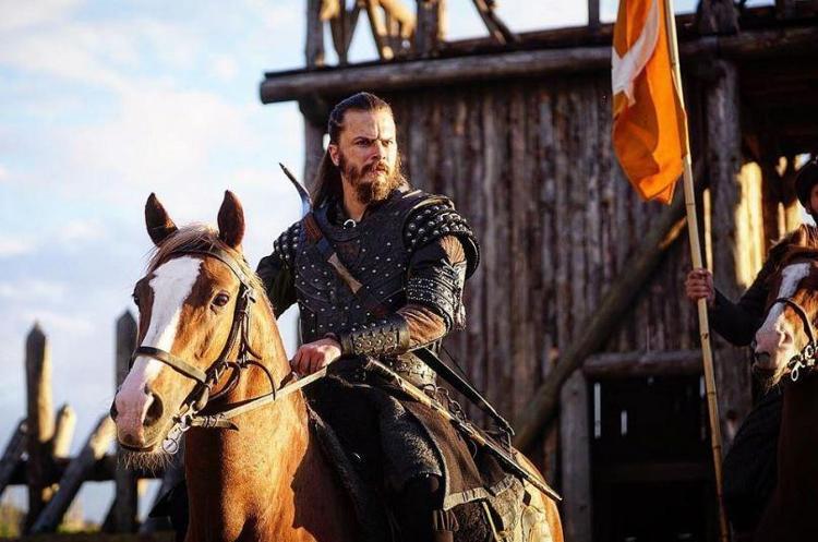 KURULUŞ OSMAN BORAN ALP ölüyor mu? Boran Bey'i oynayan Yiğit Uçan ...