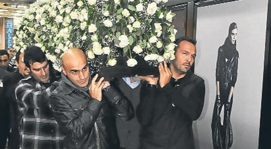 Son yolculuğuna sahneden çıktı - Magazin Haberleri - Milliyet