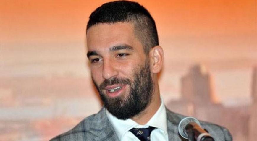 Arda Turan'dan ilginç esprisi: Eser bize villa kirala! - Magazin ...