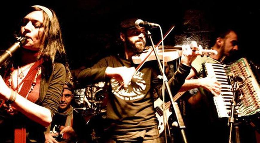 Luxux'tan Hunim Başımda - Kültür Sanat Haberleri